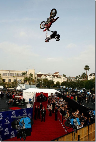 30 Daredevils performing bike Stunts